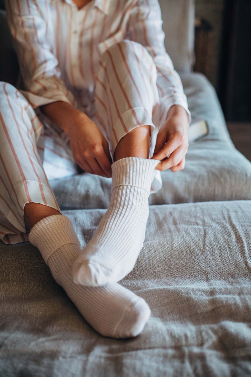 Rosie Sugden Cashmere’s Bed Socks in Antique White